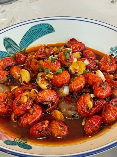 正宗麻辣虾尾怎么做_家庭版做法视频-第1张图片-山城妙识