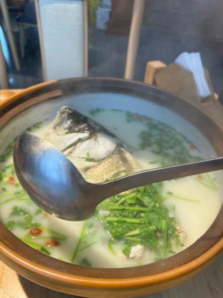 清水炖鱼汤怎么做_鱼汤去腥增鲜技巧-第2张图片-山城妙识