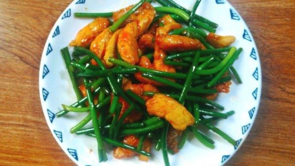 炒蒜苔怎么炒好吃_蒜苔炒几分钟才脆-第2张图片-山城妙识