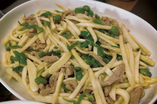 茭白丝怎么炒好吃_茭白丝炒肉家常做法-第2张图片-山城妙识