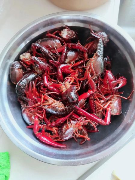 小龙虾肉怎么做好吃又简单_小龙虾肉最简单的家常做法-第3张图片-山城妙识
