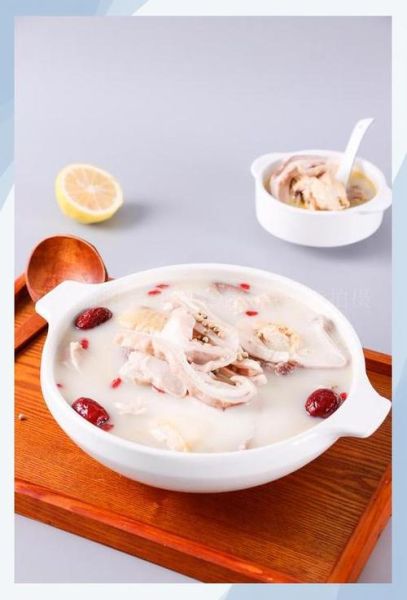 猪肚鸡煲怎么做_猪肚鸡煲配料有哪些-第1张图片-山城妙识