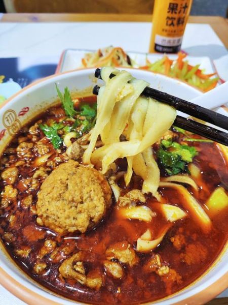 刀削面哪里最正宗_山西刀削面哪家好吃-第1张图片-山城妙识