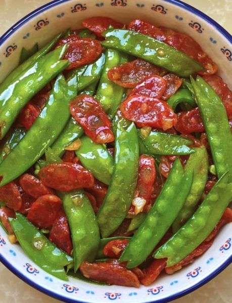 腊肠炒什么配菜好吃_腊肠炒什么菜最香-第1张图片-山城妙识