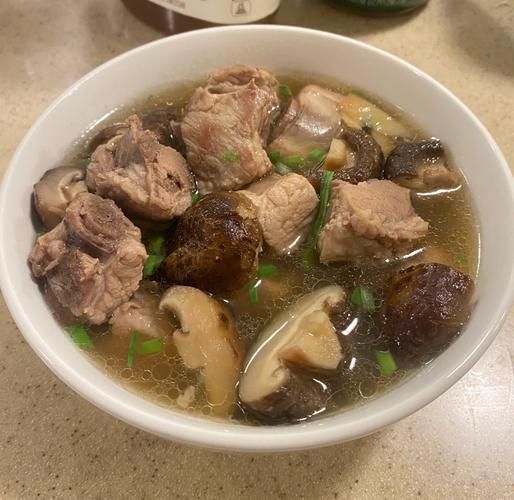 香菇汤怎么做好吃又简单_香菇汤的家常做法-第1张图片-山城妙识