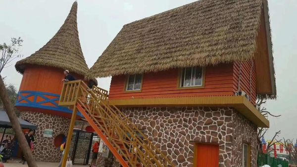 茅草屋顶多少钱一平_茅草屋顶能用多久-第1张图片-山城妙识