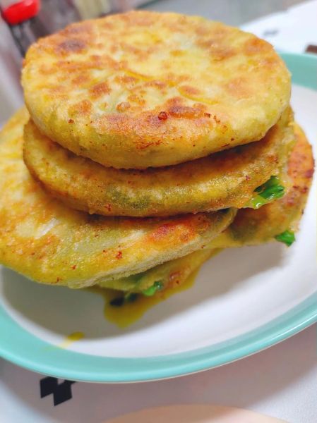 怎么烙韭菜盒子不硬_韭菜盒子皮软嫩技巧-第2张图片-山城妙识