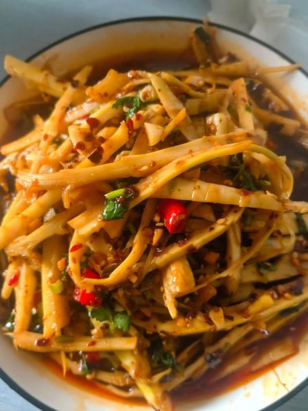 凉拌竹笋怎么做好吃_凉拌竹笋的做法窍门-第1张图片-山城妙识