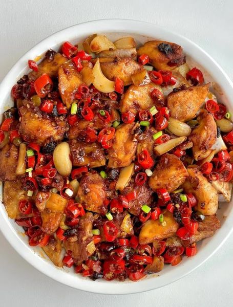 芋头烧肉怎么做_芋头烧肉要焯水吗-第3张图片-山城妙识