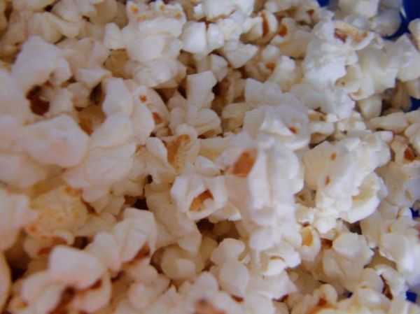 微波炉爆米花怎么做_用微波炉做爆米花用什么火-第3张图片-山城妙识