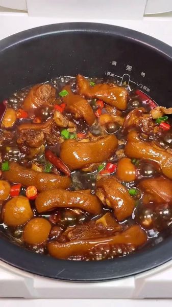 电饭煲焖猪脚怎么做_电饭煲焖猪脚需要焯水吗-第1张图片-山城妙识
