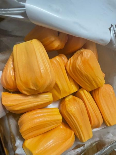 红肉菠萝蜜怎么挑选_红肉菠萝蜜和榴莲的区别-第1张图片-山城妙识