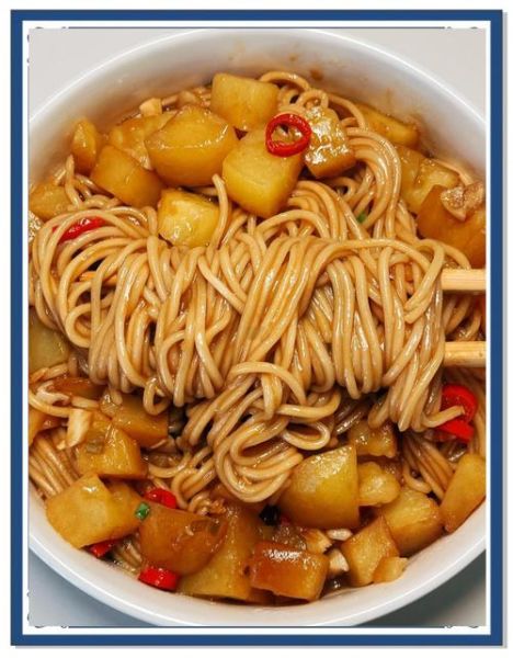 土豆焖面怎么做_家常做法步骤详解-第1张图片-山城妙识