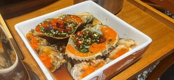 韩国小姐姐吃海鲜_韩国海鲜怎么吃才地道-第3张图片-山城妙识