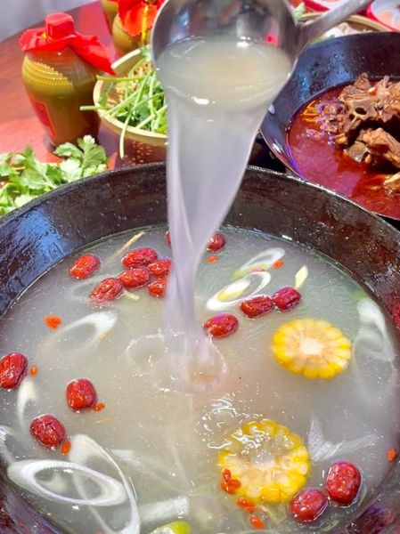 清汤涮羊肉锅底怎么做_清汤涮羊肉锅底放什么-第1张图片-山城妙识