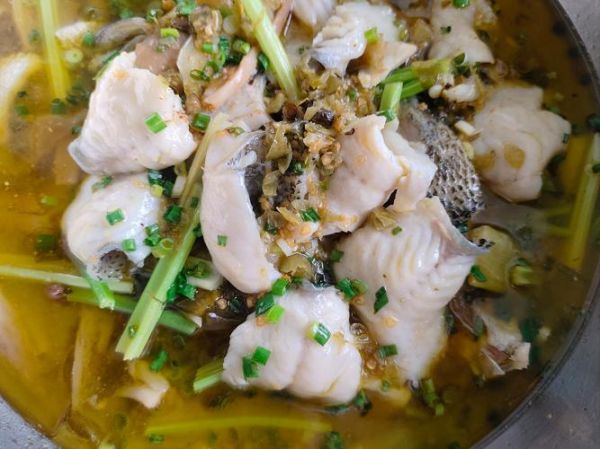 酸菜鲈鱼怎么做_酸菜鲈鱼的做法和步骤-第3张图片-山城妙识