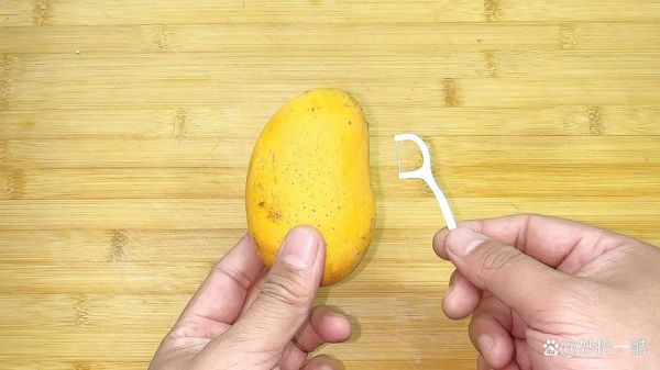 削芒果怎么削不脏手_芒果切法图解-第3张图片-山城妙识