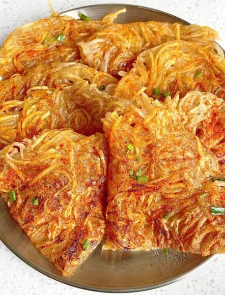 洋芋丝饼怎么做才酥脆_洋芋丝饼不碎不散的秘诀-第1张图片-山城妙识 洋芋丝饼怎么做才酥脆_洋芋丝饼不碎不散的秘诀-第1张图片-山城妙识