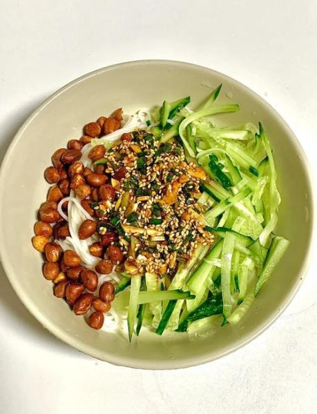 正宗凉面怎么做_凉面酱汁怎么调-第1张图片-山城妙识