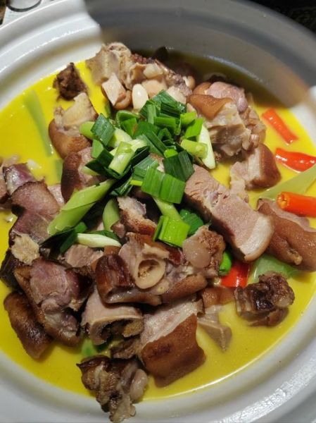 腊肉猪蹄配什么炖好吃_腊肉猪蹄炖什么最香-第1张图片-山城妙识