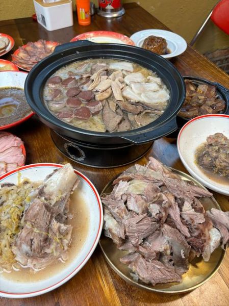 农村杀猪菜怎么做_杀猪菜图片里有哪些配菜-第2张图片-山城妙识 农村杀猪菜怎么做_杀猪菜图片里有哪些配菜-第2张图片-山城妙识