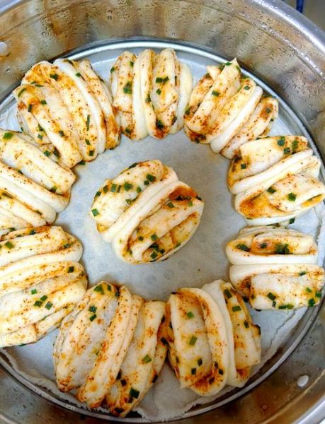 葱香花卷怎么做_花卷蒸多久才松软-第1张图片-山城妙识