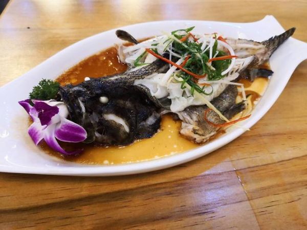 清蒸龙胆石斑鱼怎么做_清蒸龙胆石斑鱼蒸多久-第3张图片-山城妙识