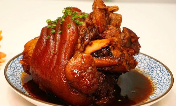 东坡肘子最正宗的做法_东坡肘子怎么做才软糯不腻-第1张图片-山城妙识