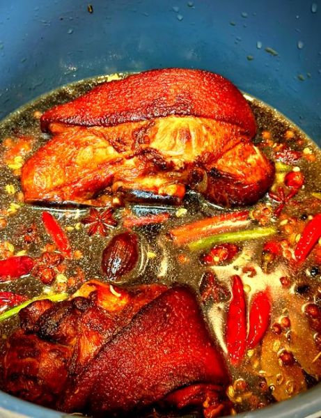 东坡肘子最正宗的做法_东坡肘子怎么做才软糯不腻-第3张图片-山城妙识