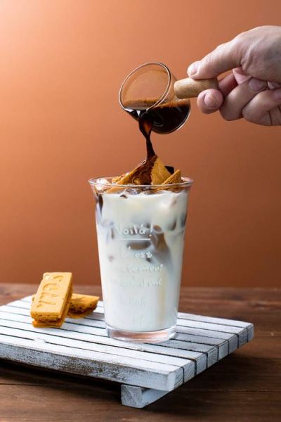 焦糖拿铁咖啡怎么喝_焦糖拿铁正确喝法-第1张图片-山城妙识