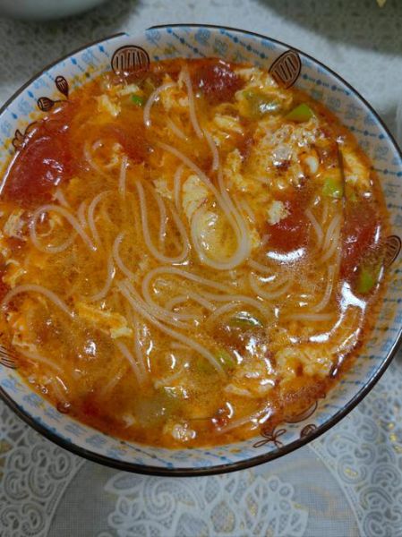 清汤挂面形容女人什么意思_如何用清汤挂面形容女人-第3张图片-山城妙识