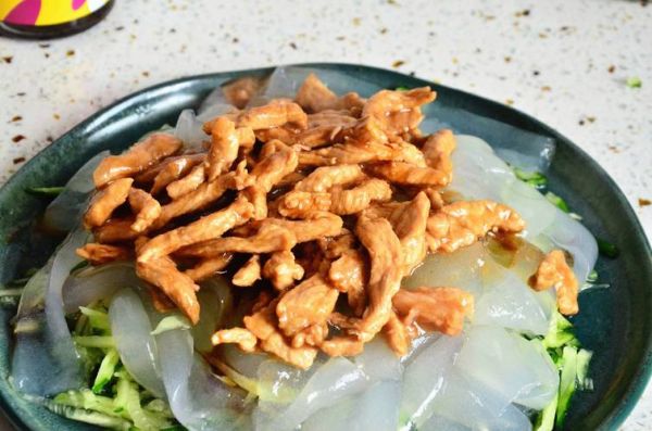 肉丝炒拉皮怎么做_家常做法视频步骤-第3张图片-山城妙识