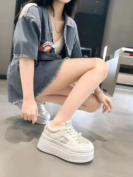 松糕鞋搭配什么裤子好看_松糕鞋配裤子技巧-第1张图片-山城妙识