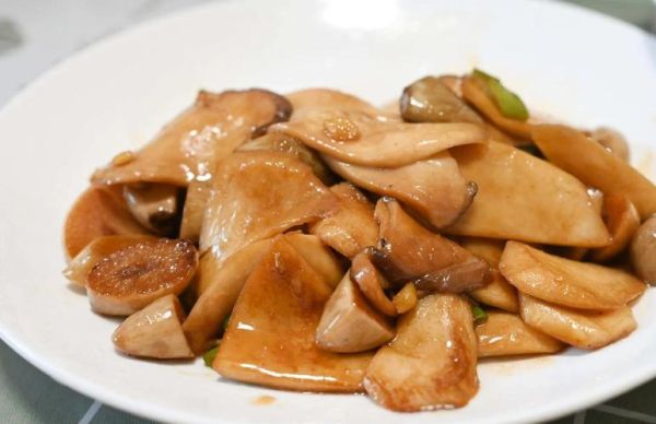 腊八蒜炒杏鲍菇怎么做_腊八蒜炒杏鲍菇的家常做法-第1张图片-山城妙识 腊八蒜炒杏鲍菇怎么做_腊八蒜炒杏鲍菇的家常做法-第1张图片-山城妙识