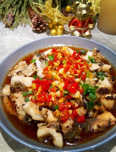 剁椒鱼怎么做好吃_剁椒鱼的做法大全视频-第1张图片-山城妙识