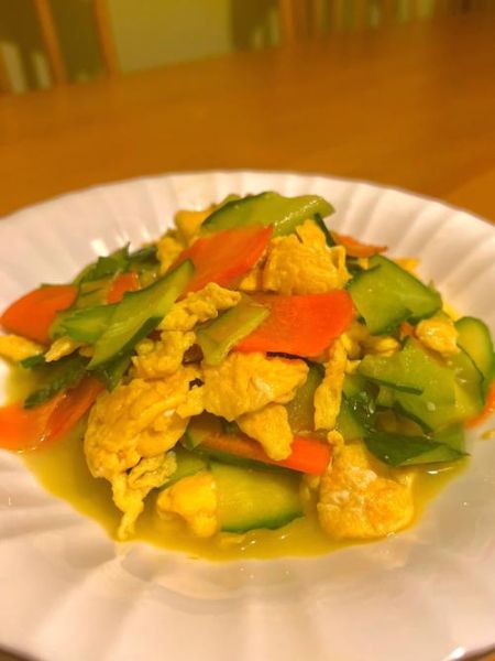 西葫芦黄瓜炒鸡蛋怎么做_西葫芦黄瓜炒鸡蛋热量高吗-第3张图片-山城妙识