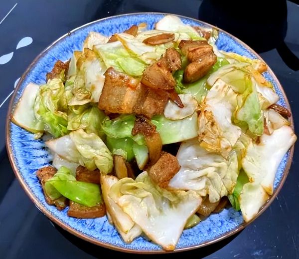 五花肉炒包菜怎么做_五花肉炒包菜先炒哪个-第3张图片-山城妙识 五花肉炒包菜怎么做_五花肉炒包菜先炒哪个-第3张图片-山城妙识