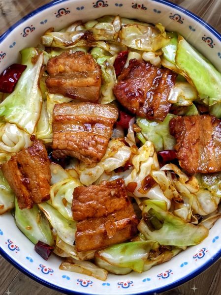 五花肉炒包菜怎么做_五花肉炒包菜先炒哪个-第2张图片-山城妙识 五花肉炒包菜怎么做_五花肉炒包菜先炒哪个-第2张图片-山城妙识