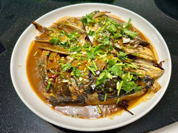 红烧鱼头怎么做好吃_家常红烧鱼头做法大全-第2张图片-山城妙识 红烧鱼头怎么做好吃_家常红烧鱼头做法大全-第2张图片-山城妙识