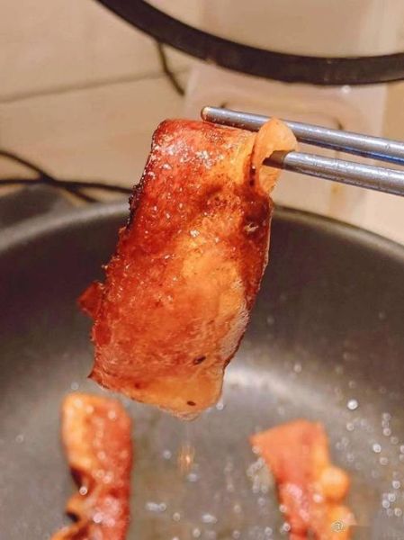 煎培根怎么做好吃_培根煎多久才香脆-第1张图片-山城妙识