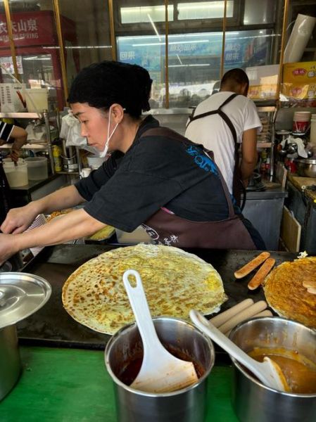 路边摊鸡蛋饼怎么做_鸡蛋饼面糊比例是多少-第1张图片-山城妙识 路边摊鸡蛋饼怎么做_鸡蛋饼面糊比例是多少-第1张图片-山城妙识