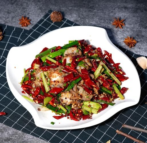 墨鱼仔怎么做好吃_墨鱼仔的做法大全家常菜视频-第1张图片-山城妙识