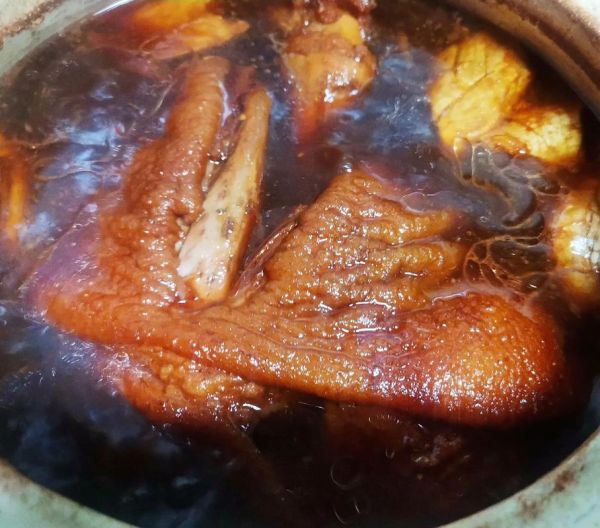 虎皮猪肘子怎么做才酥烂_为什么先炸后炖不脱皮-第1张图片-山城妙识 虎皮猪肘子怎么做才酥烂_为什么先炸后炖不脱皮-第1张图片-山城妙识