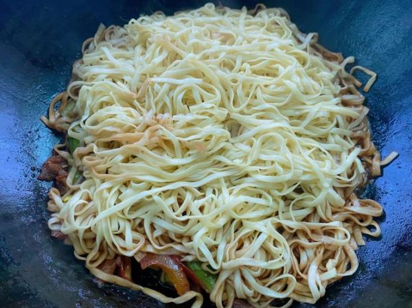 素焖面怎么做_素焖面需要哪些食材-第2张图片-山城妙识