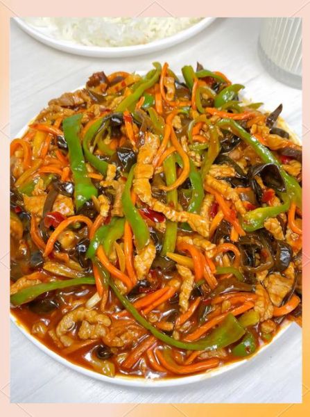 鱼香肉丝怎么做_鱼香肉丝需要哪些食材-第1张图片-山城妙识