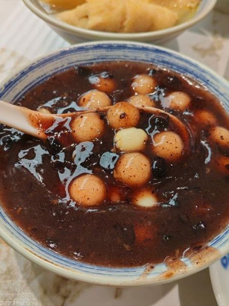 赤豆元宵热量高吗_减肥能吃吗-第2张图片-山城妙识 赤豆元宵热量高吗_减肥能吃吗-第2张图片-山城妙识