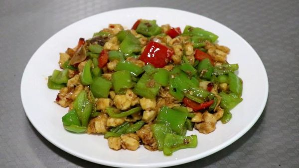 尖椒鸡丁怎么做_尖椒鸡丁家常做法-第3张图片-山城妙识