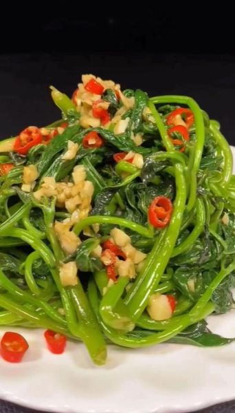 红薯叶怎么炒好吃_红薯叶的做法与步骤-第2张图片-山城妙识 红薯叶怎么炒好吃_红薯叶的做法与步骤-第2张图片-山城妙识