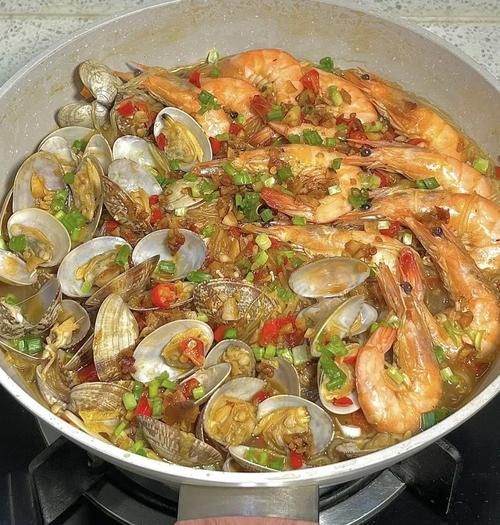 蒜蓉粉丝花甲煲怎么做_蒜蓉粉丝花甲煲用什么花甲-第2张图片-山城妙识 蒜蓉粉丝花甲煲怎么做_蒜蓉粉丝花甲煲用什么花甲-第2张图片-山城妙识