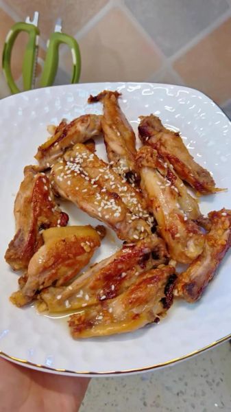 蒜香鸡翅怎么做_蒜香鸡翅腌制多久才入味-第1张图片-山城妙识 蒜香鸡翅怎么做_蒜香鸡翅腌制多久才入味-第1张图片-山城妙识